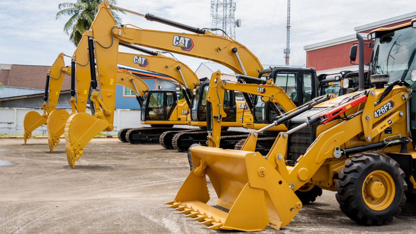 Who are the leading innovators in heavy equipment monitoring systems ...