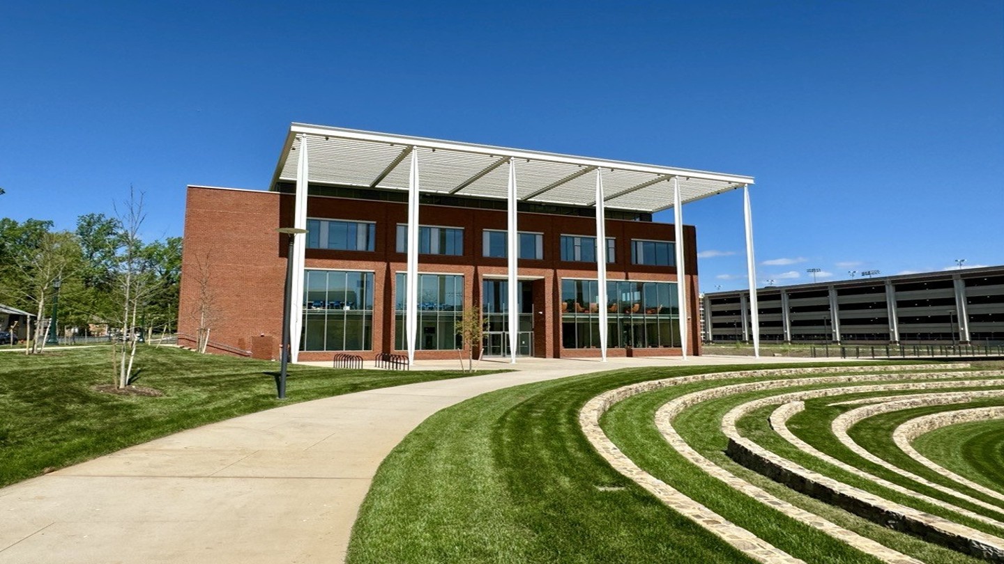 Gilbane completes University of Virginia’s School of Data Science building