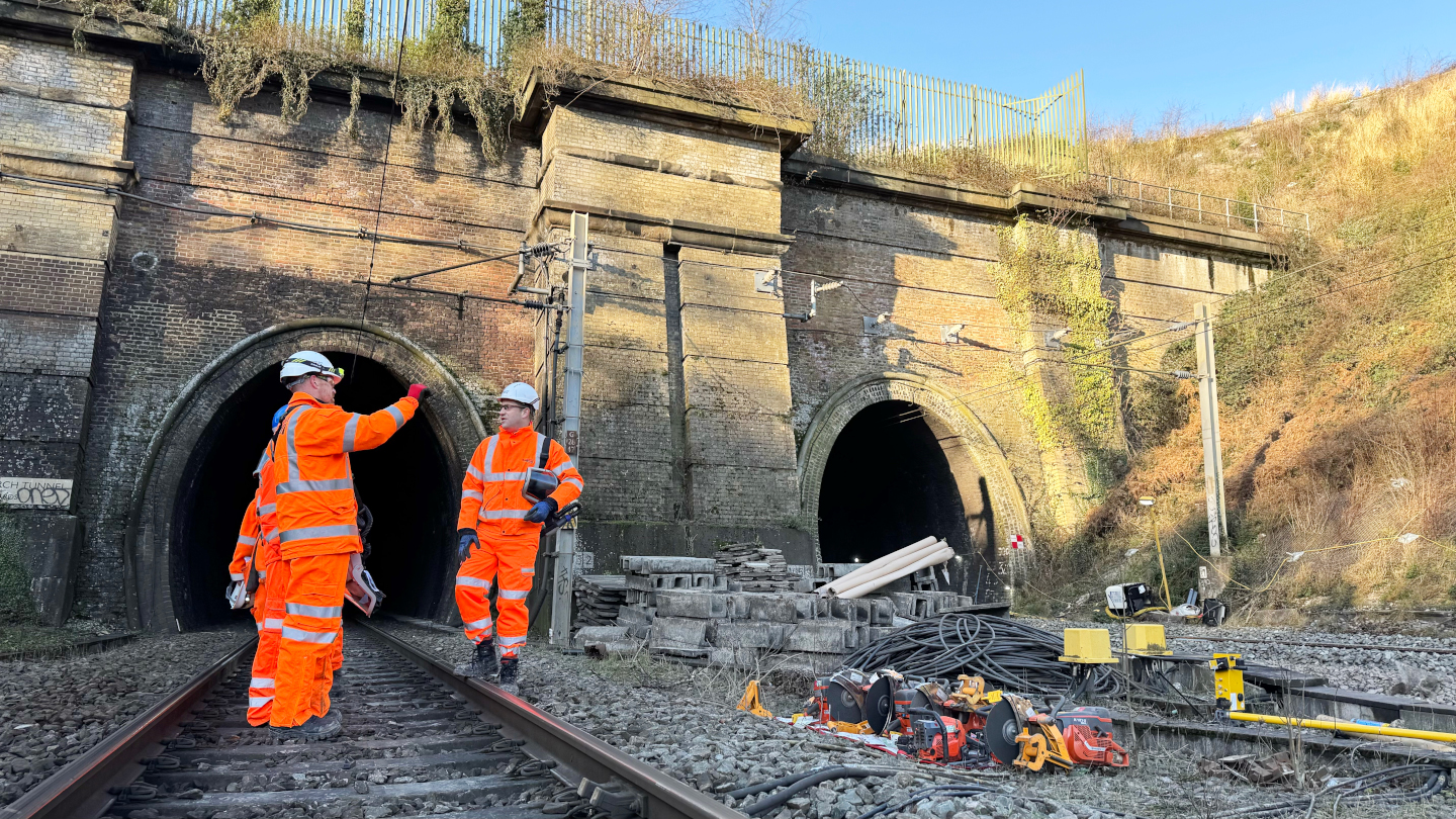 Victorian tunnel track upgraded to improve UK’s West Coast Main Line journeys