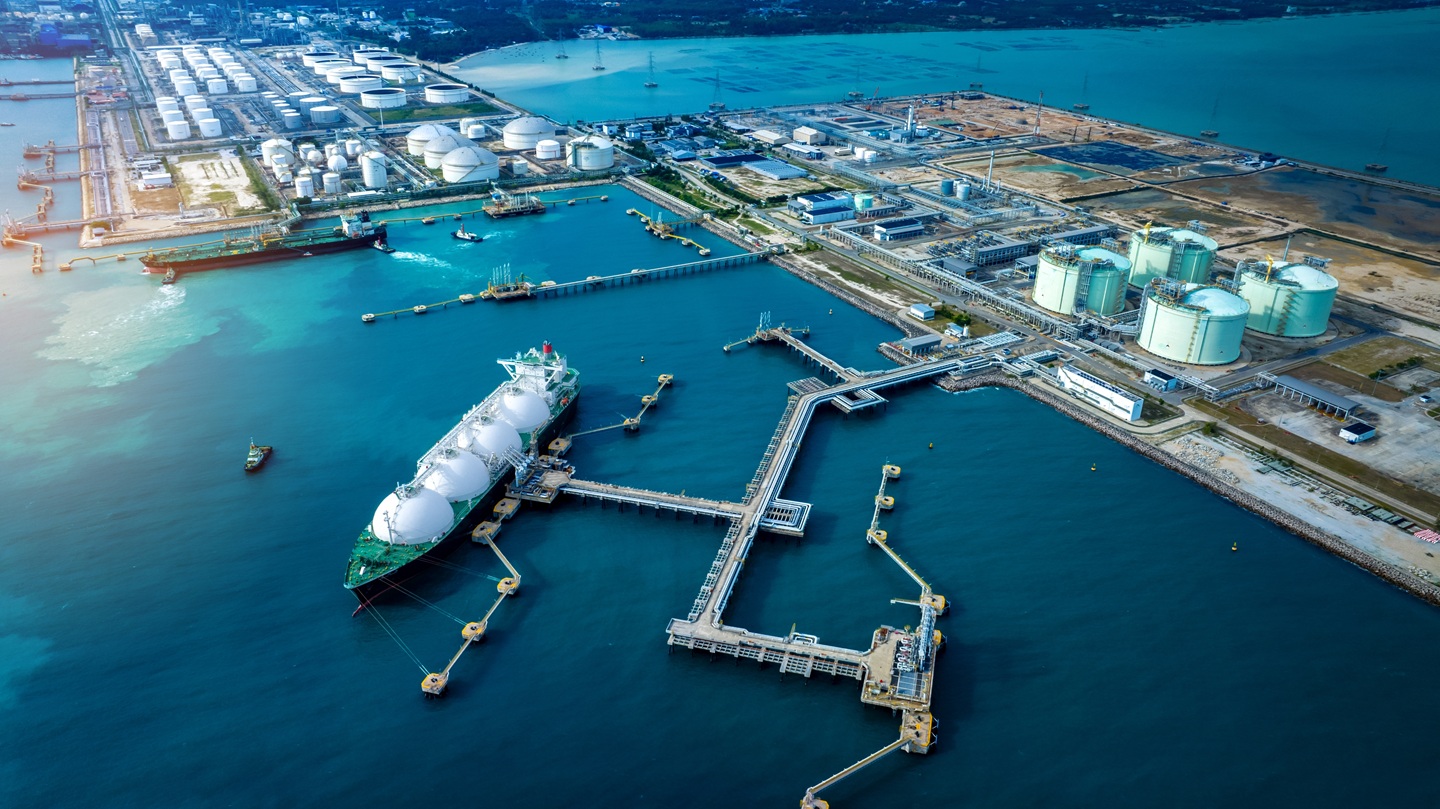 AMIGO LNG awards EPC contract for marine facilities